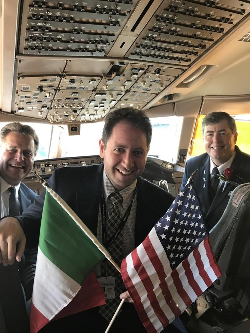 A Key Voice Leaves American Airlines — ‘I Have Not Put Down My Phone ...