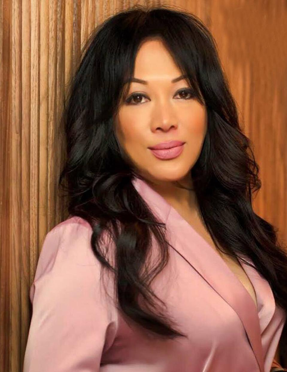 Celebrity Makeup Artist Mylah Morales Talks Inspiration And Shares A ...