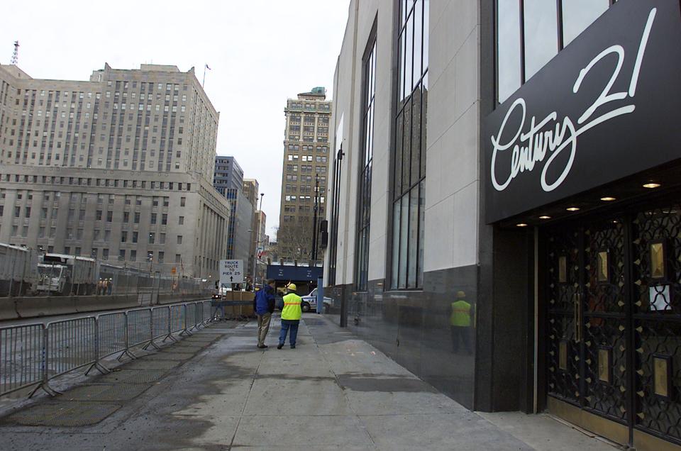 Century 21, A Symbol Of Style And Strength, Initiated Its Closing Sale ...