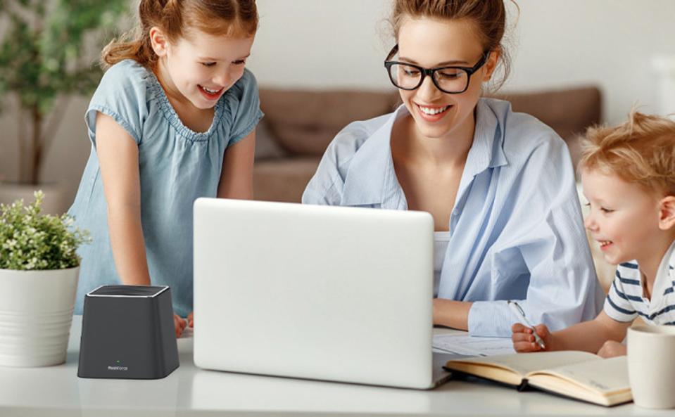 Banish WiFi Dropouts With The MeshForce M3s Whole Home Mesh Network