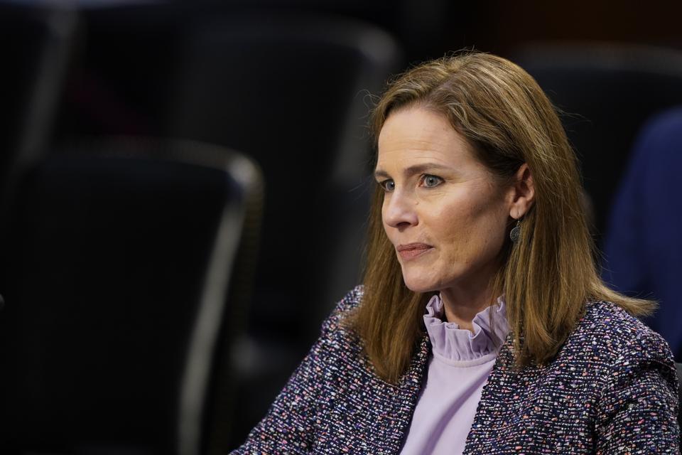 Hundreds Of Notre Dame Faculty Sign Letters Opposing Amy Coney Barrett ...