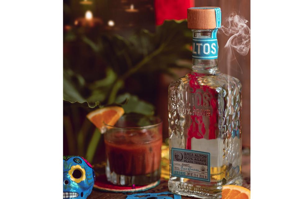 Try These Tequila Cocktails That Evoke Día De Los Muertos Traditions