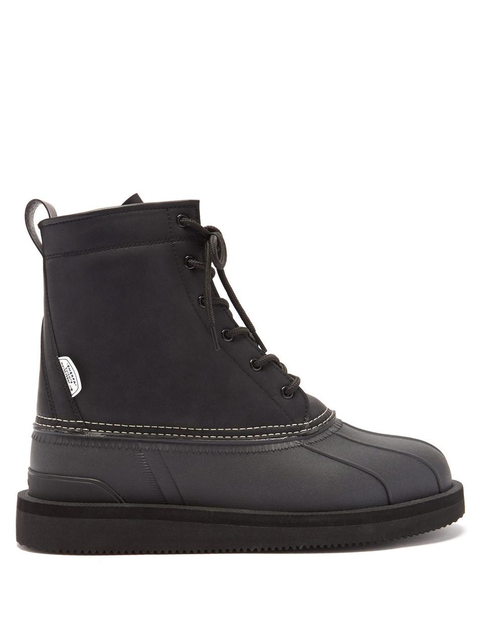 Stylish And Sturdy Black Boots For Winter