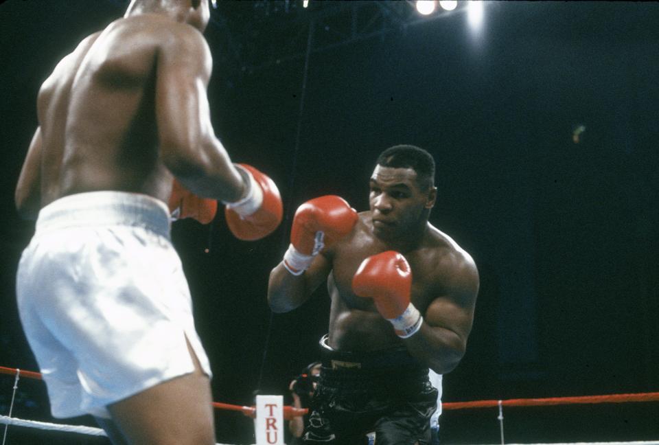 Sales Pitch Lessons You Can Use To Sell Better & Sell More (With Examples)