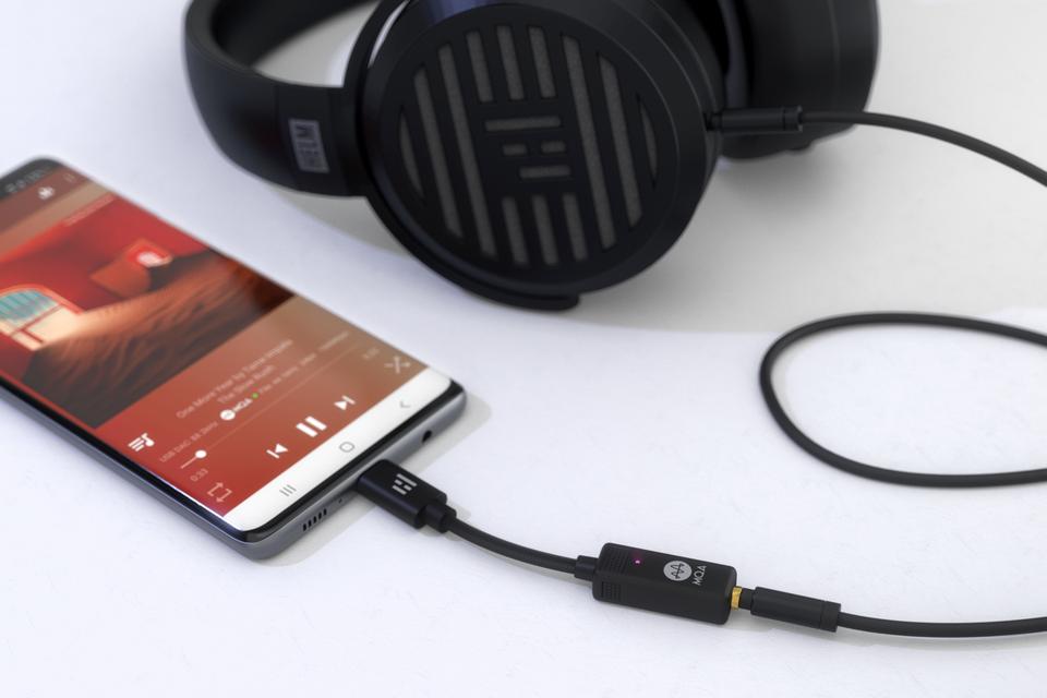 This Small Dongle Plays MQA Music Files On Almost Any Device