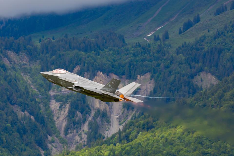 Switzerland Will Soon Select A New Fighter To Replace Its F-18s. The F ...
