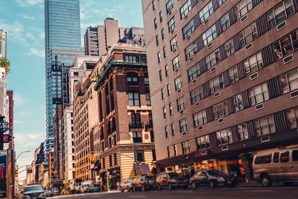 Manhattan Rents Drop To 10-Year Lows