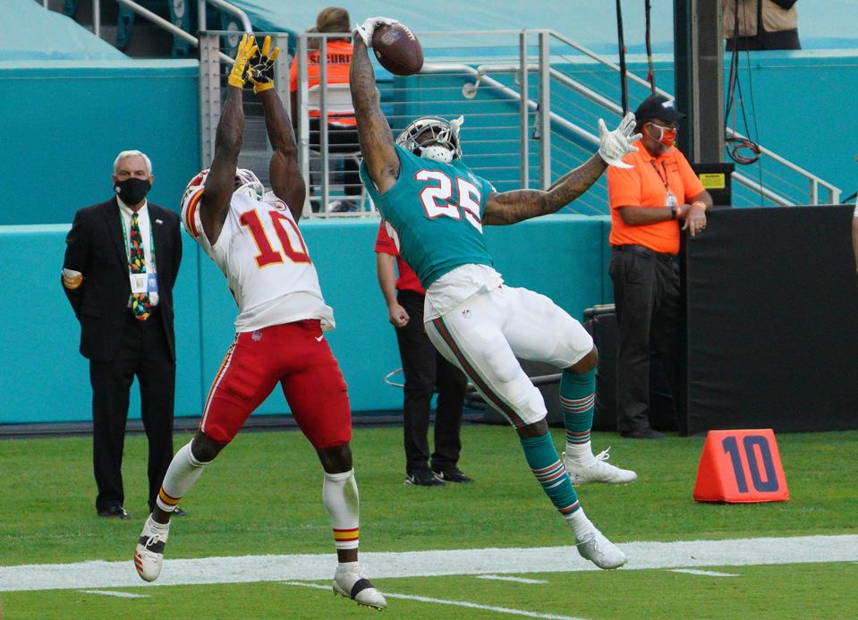 Miami Dolphins’ Xavien Howard Could Succeed Stephon Gilmore As ...