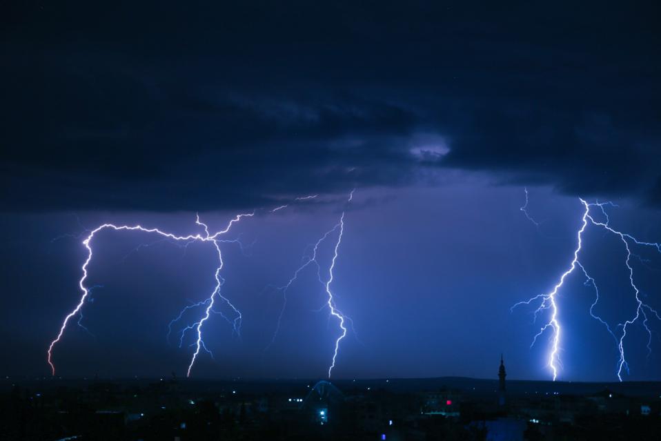 Four Adversities Await Tesla Stock As S&P 500 Buying Ends