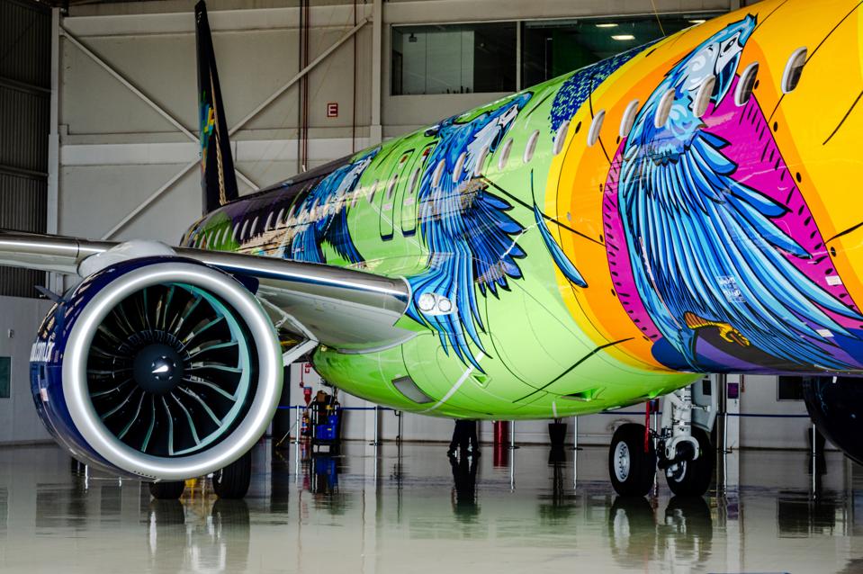 Flying Art: Azul Airlines Unveils Stunning Embraer Jet Project