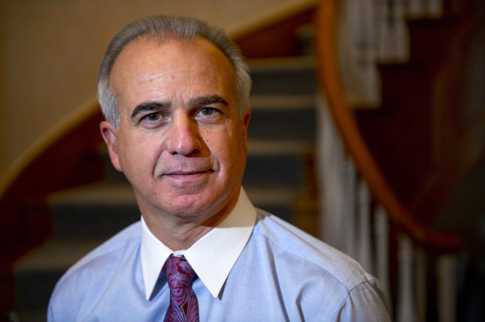 Airline Industry’s Top Lobbying Group Will Retain Republican Chief ...