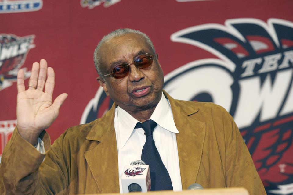 Legendary Temple Men’s Basketball Coach John Chaney Dies At 89