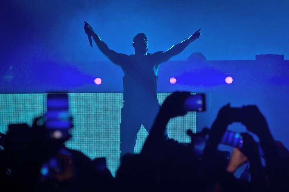 Drake Breaks His Tie With Mariah Carey, Taylor Swift And Justin Bieber ...