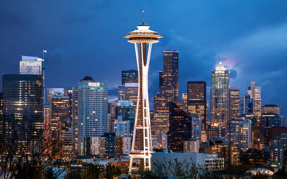 Spent SpaceX Rocket Burns Up Over Seattle, Stunning Skywatchers