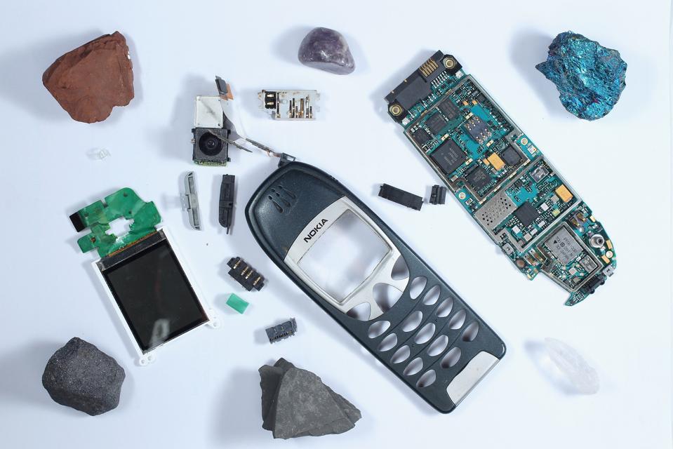 A Sustainable Way To Mine Rare Earth Elements From Old Tech Devices ...