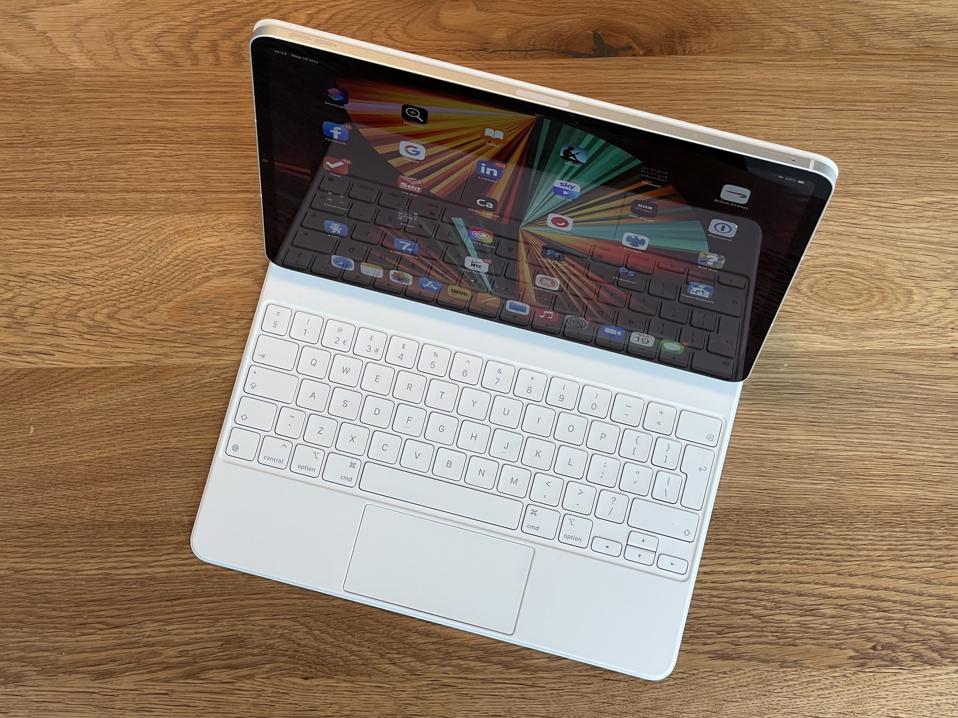 Apple iPad Pro 2021 Review: Speedy Performance, Awesome Display, Same ...