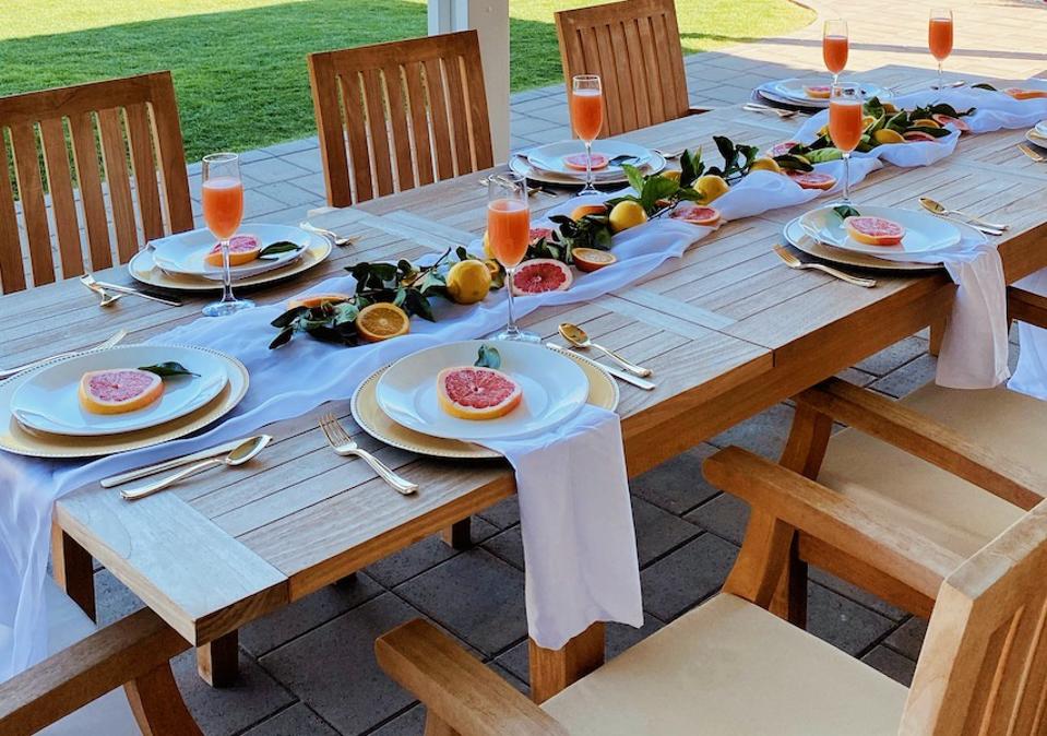 Expert Tips For Designing A Summer Tablescape
