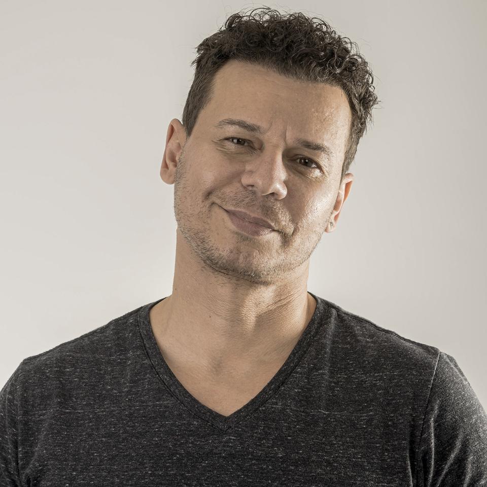 Buying With Your Eyes: Tsour Lee Adato On The Art Of Product Photography