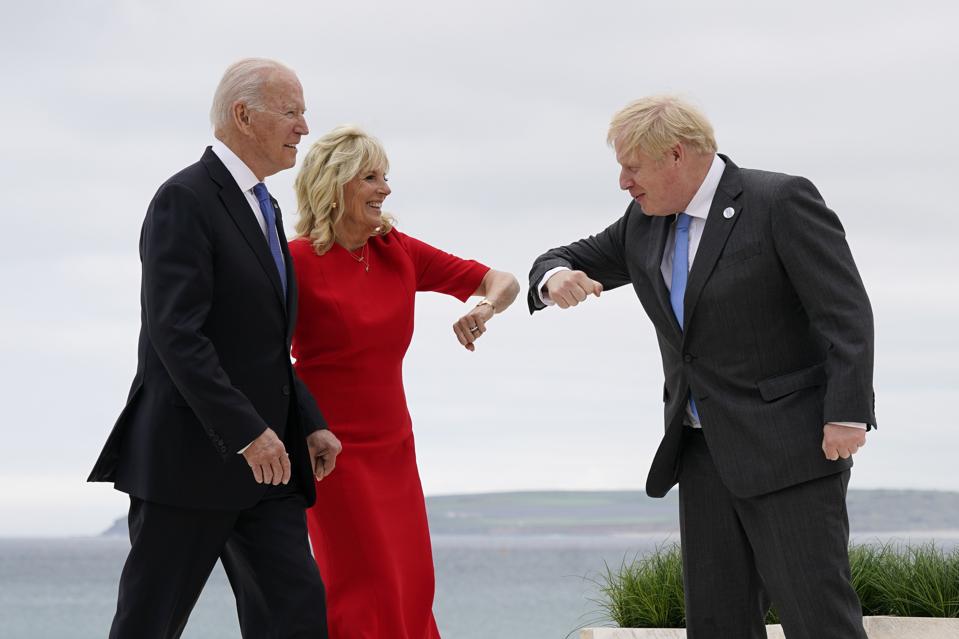 Fashion Statements, Weird Protests and Weird Moments – TittlePress