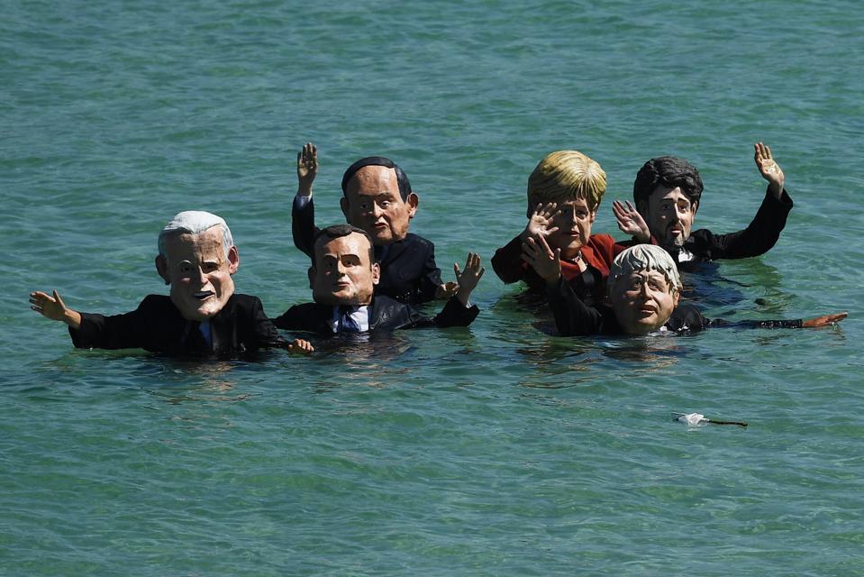 Fashion Statements, Weird Protests and Weird Moments - TittlePress