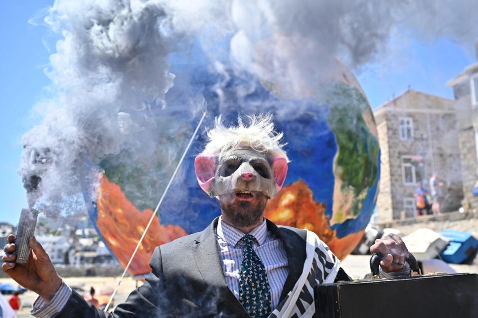 Fashion Statements, Weird Protests and Weird Moments - TittlePress