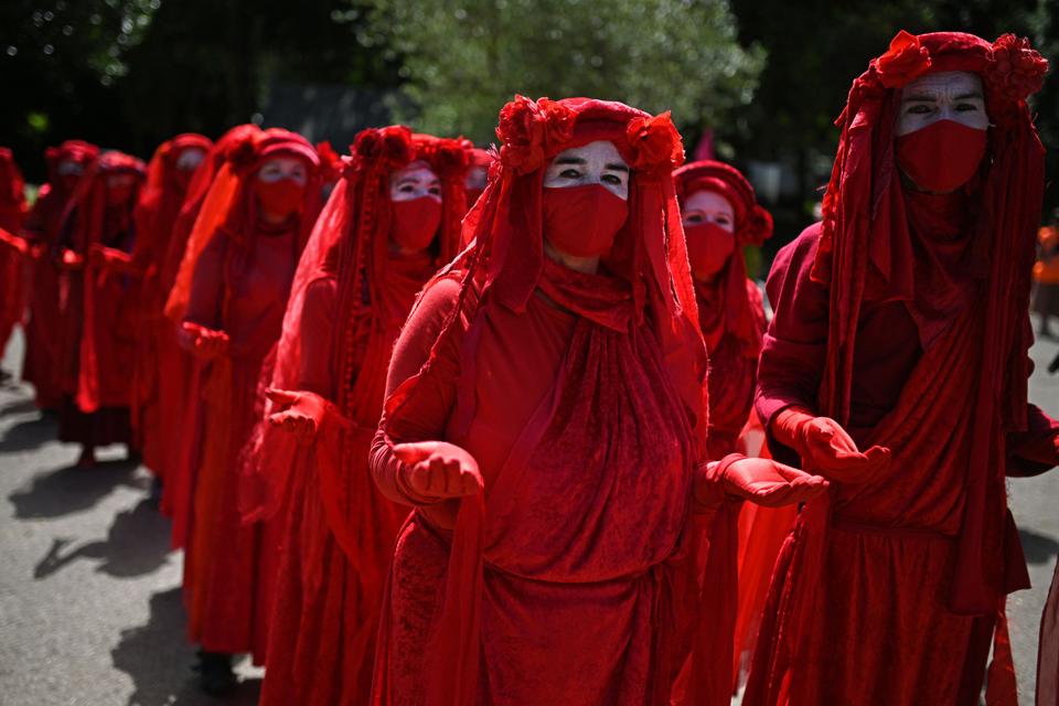 Fashion Statements, Weird Protests and Weird Moments - TittlePress