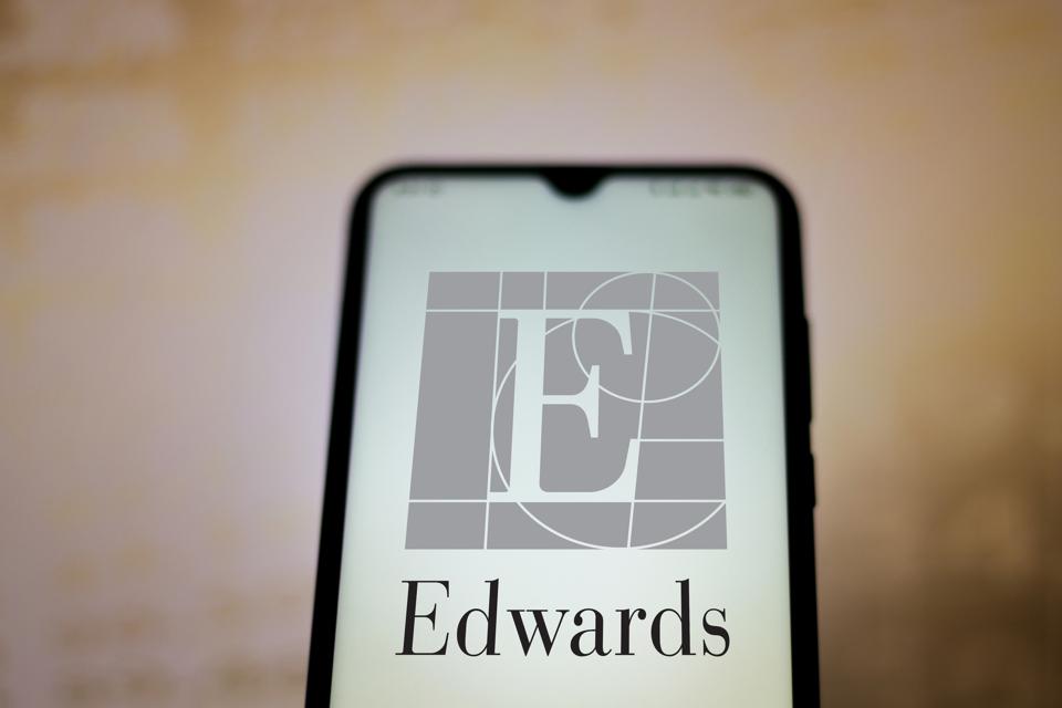 Edwards Lifesciences May Continue To Rise After Positive Clinical Trial ...