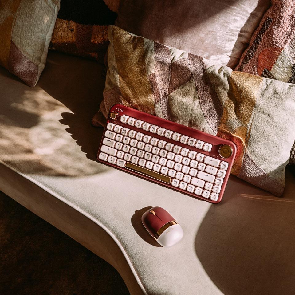 This Cute Mechanical Keyboard Has A Matching Mouse And…