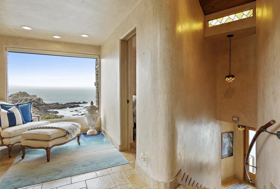 Actress Kim Novak’s Former Estate In Carmel,…