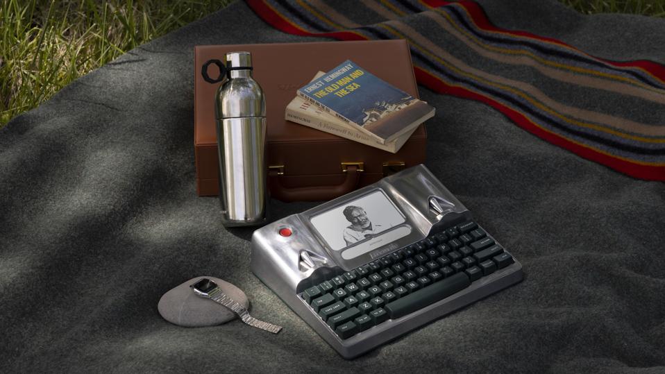 Hemingwrite Is Coming Back As An Officially-Licensed Limited Edition