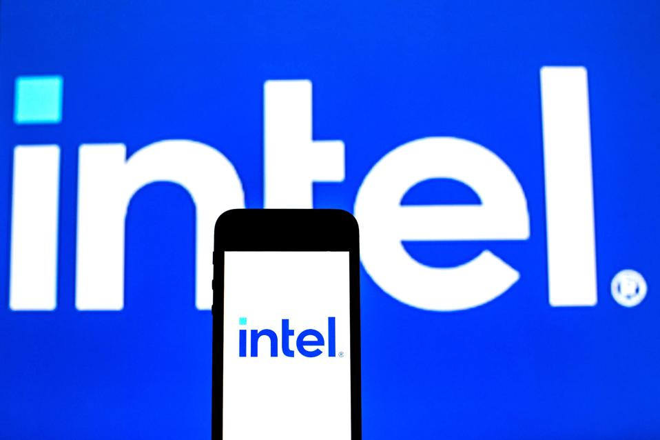 What’s Next For Intel Stock After 8% Slip In One Month?