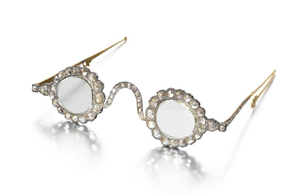 Sotheby’s To Auction Historic Spectacles With Diamond…
