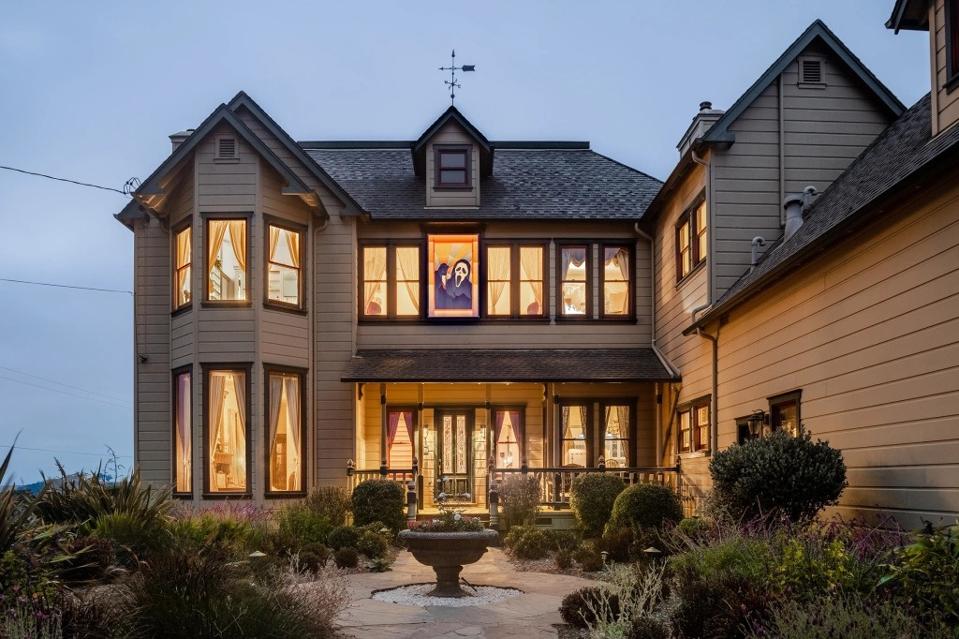 You Can Book A Stay In The ‘Scream’ Home For $5 A Night On Airbnb