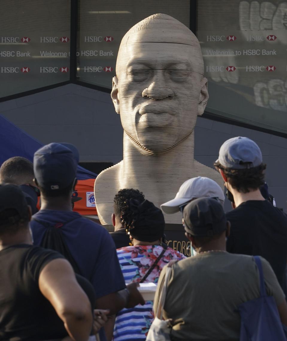 George Floyd Statue Vandalized – It Brought People Together On Twitter ...