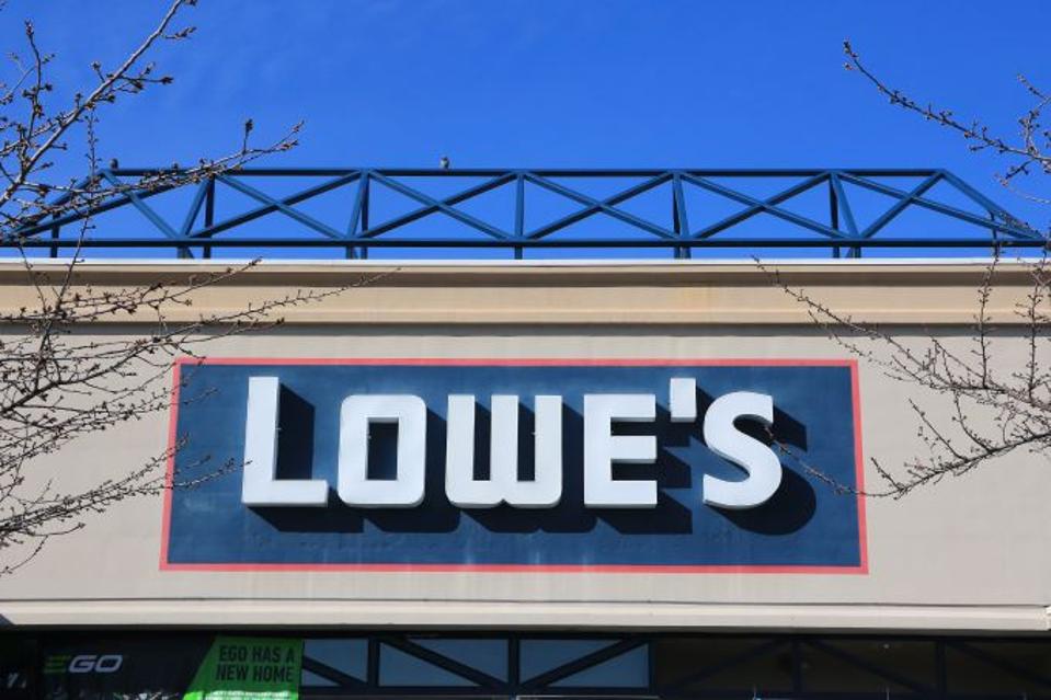 Will Lowe’s Stock Trade Lower Post Q3 Results?