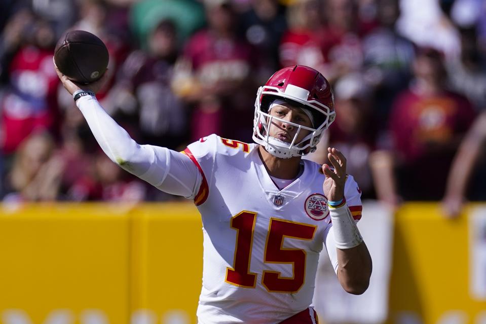 Kansas City Chiefs Superstar Patrick Mahomes Is On Pace For 23 ...