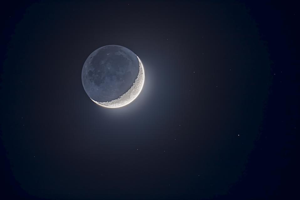 See The Crescent Moon As Equinox Strikes: The Night Sky This Week