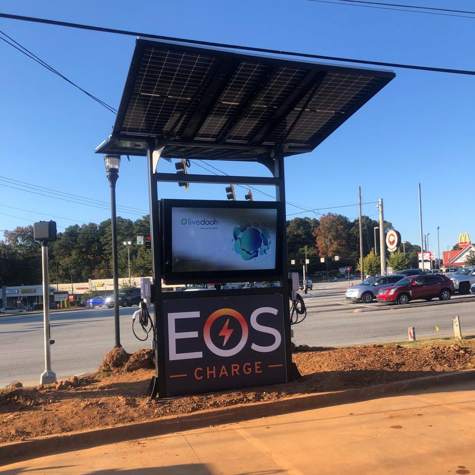 EV Charger Leverages Solar Power To Reduce Electric Grid Strain