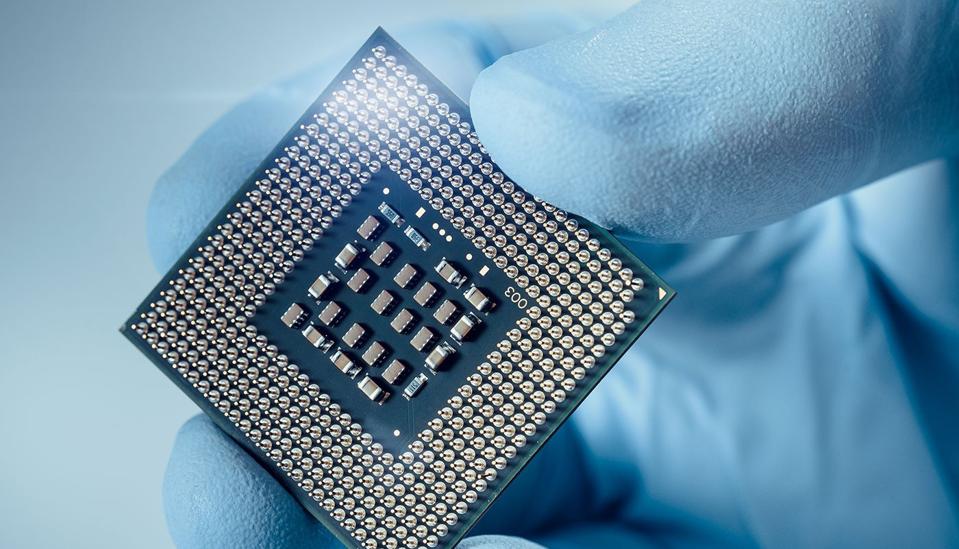 VIX Drops Ahead Of The Open As Investor Uncertainty Falls On Omicron News