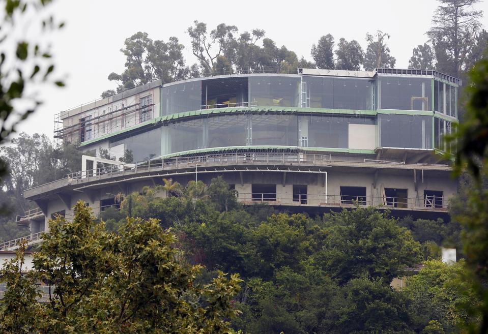 Site Of Mohamed Hadid’s Bel-Air Mega-Mansion Sells For…