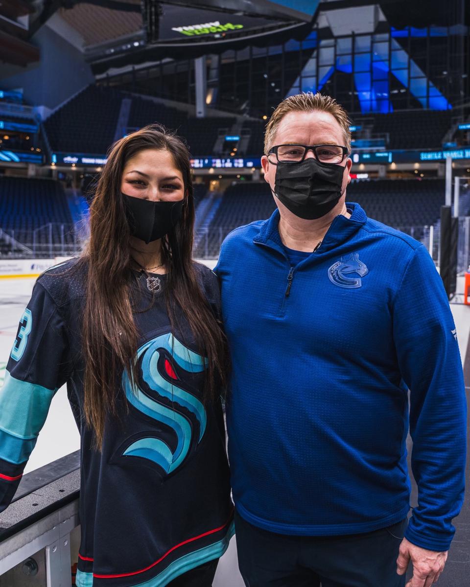 Hockey Fan Spots Cancerous Mole On Staff Member’s Neck At Game