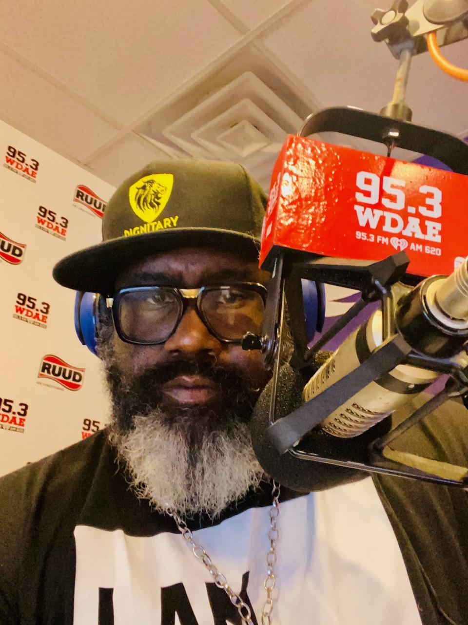 Former Tampa Bay Buccaneer Ian Beckles Having A ‘Good Time’ Talking ...