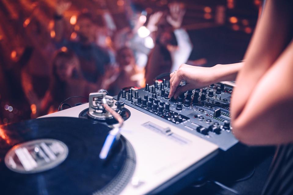 Female DeeJays Get Behind The Decks At Techno And House Festival Skyline LA