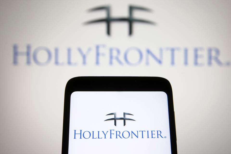 HollyFrontier: Making The Right Moves