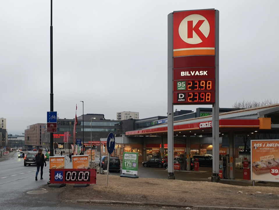 Get On Your Bike To Save Money On Gas—And How Dutch Cycleways Were Paid ...