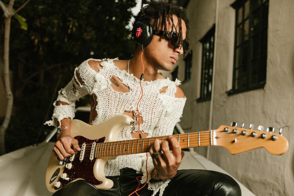 Rolling Stones Licks Logos Adorn V-MODA’s Limited Edition Crossfade ...