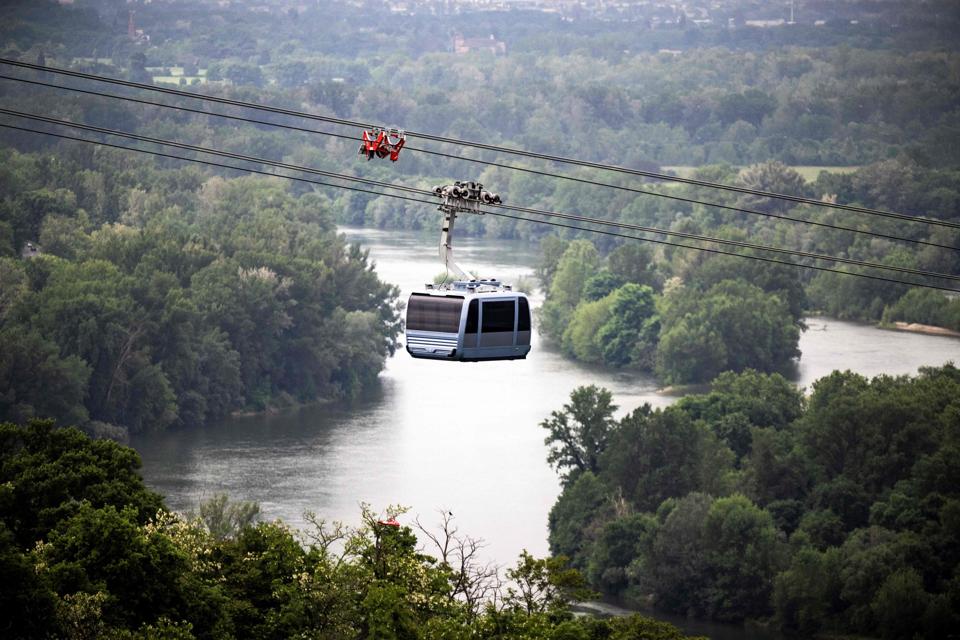 France’s Longest Urban Cable Car Opens, 86 Years Late