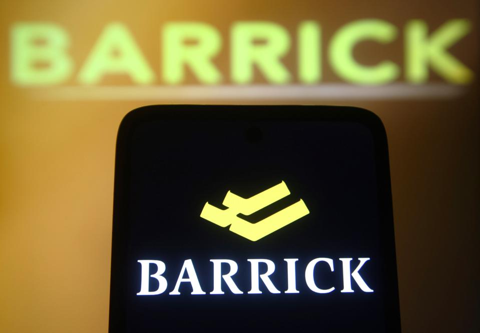 Why Barrick Stock Is Underperforming Despite Strong Gold Prices