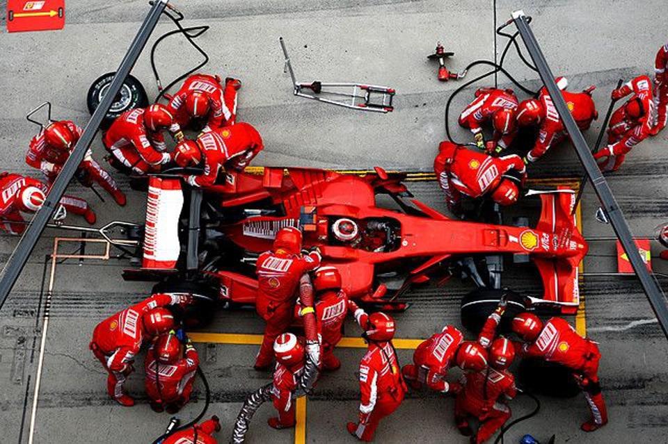 What Leaders Can Learn From Formula 1 Pit Crews