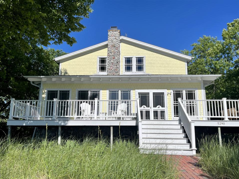 This Michigan Lakeside Vacation Rental Is Perfect For Families